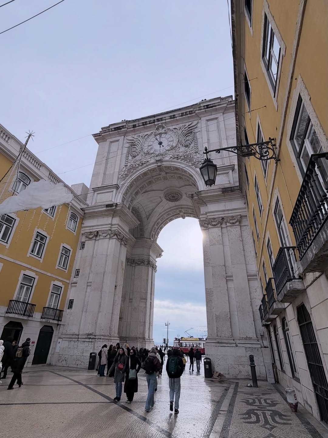 சமந்தா - ராஜ் நிடிமோரு ஹனிமூன் எங்கே போயிருக்காங்க தெரியுமா?.. எவ்வளவு ...