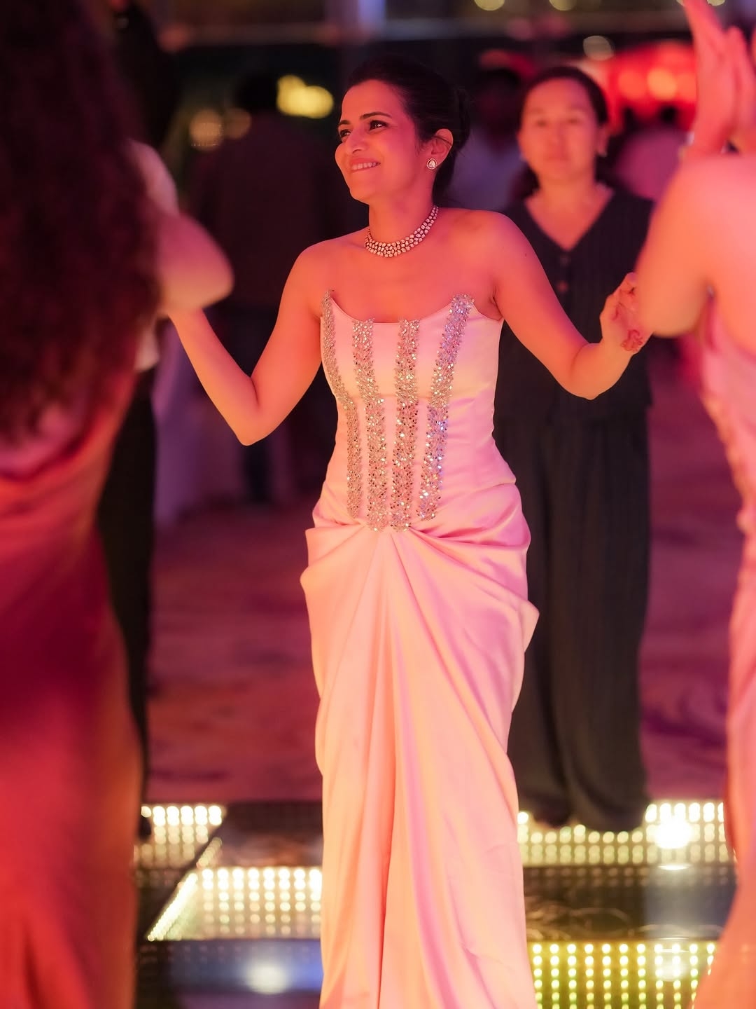 திருமணம் முடிந்த கையோடு பார்ட்டிதான்.. டிடி செம ஃபார்ம்ல இருக்காங்க ...