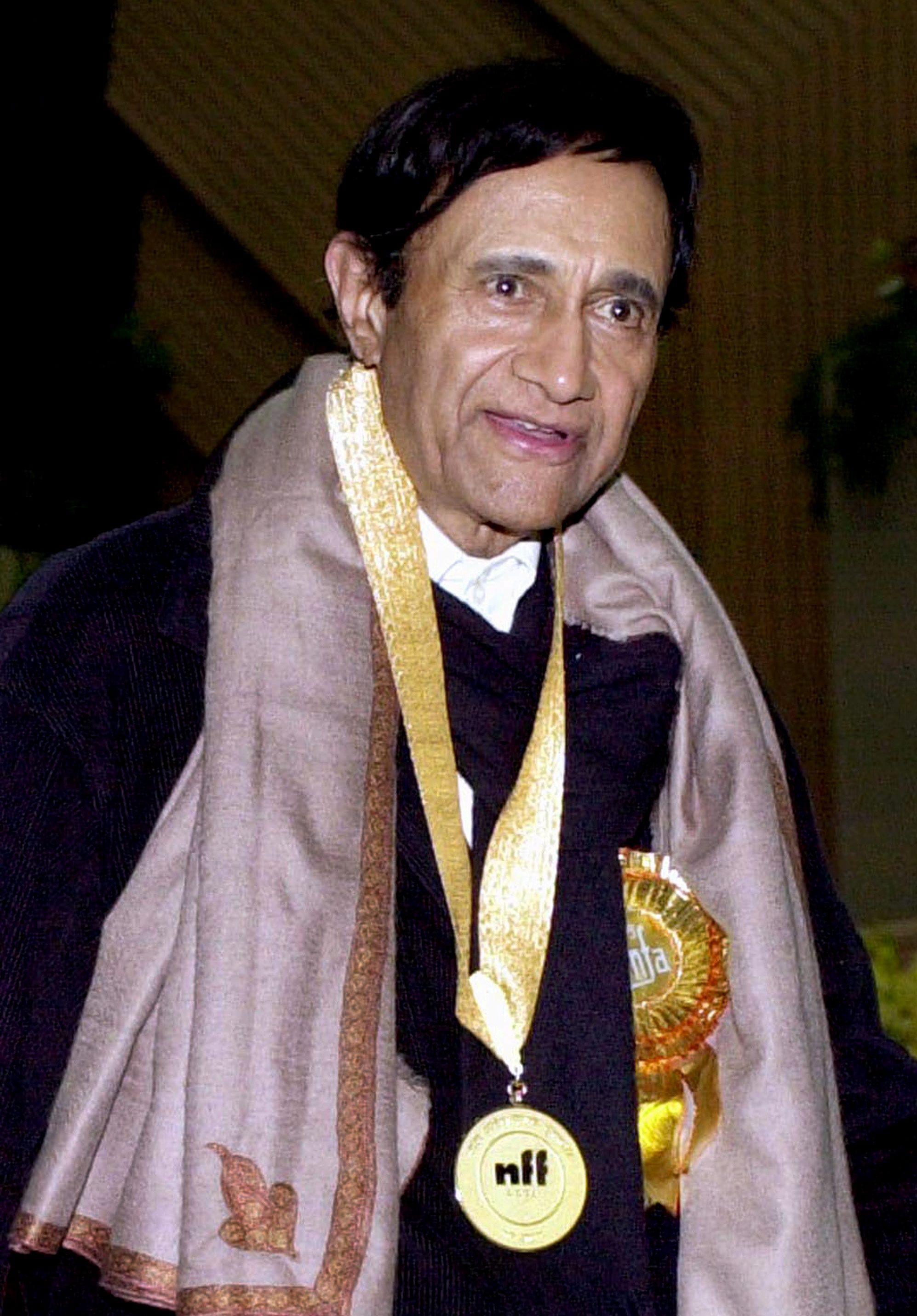 Dev Anand and the Awkward Jalsa Incident Revisited | When a Bollywood ...