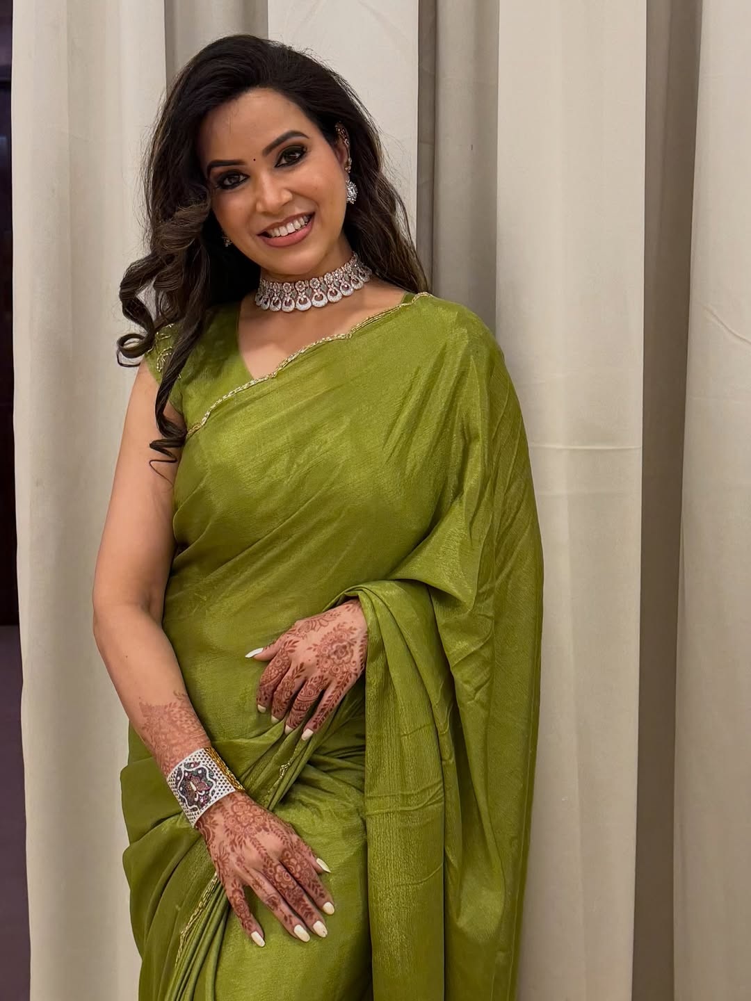 ரெடின் கிங்ஸ்லி - சங்கீதா ஜோடி சூப்பர்.. யப்பா மேட் ஃபார் ஈச் அதர்தான் ...