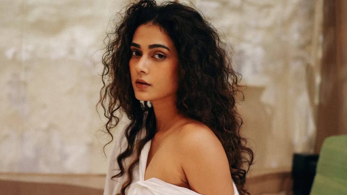 Aakanksha Singh Photos | Aakanksha Singh Latest HD Pics |Aakanksha ...