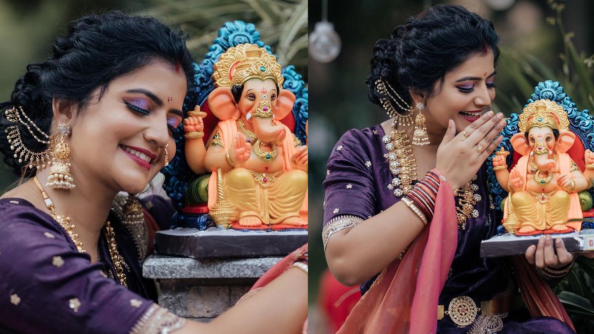 Shiva Jyothi Photos: యాంకర్ శివజ్యోతి ఇంట్లో వినాయక చవితి వేడుకలు .. గణపయ్యతో సావిత్రక్క ...
