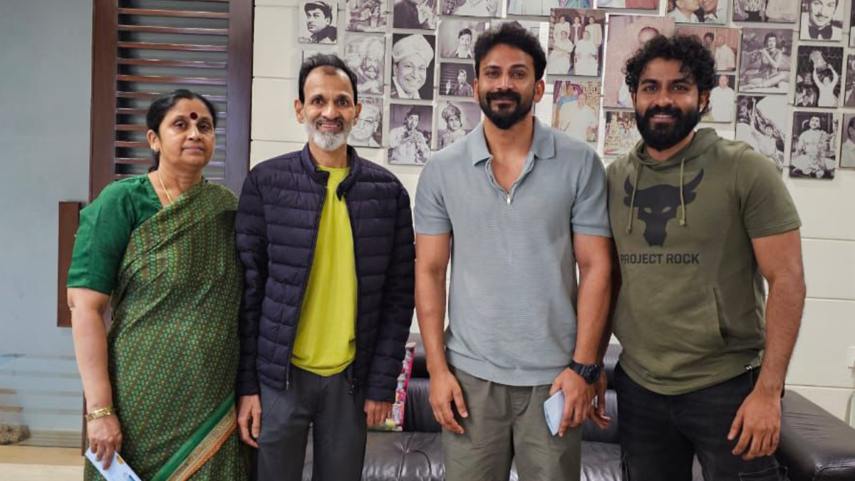 ಲಗ್ನ ಪತ್ರಿಕೆ ಹಂಚುವುದರಲ್ಲಿ ಡಾಲಿ ಬ್ಯುಸಿ; ಸಿನಿಮಾ ಸೆಲೆಬ್ರಿಟಿಗಳಿಗೆ ಮದುವೆ ...