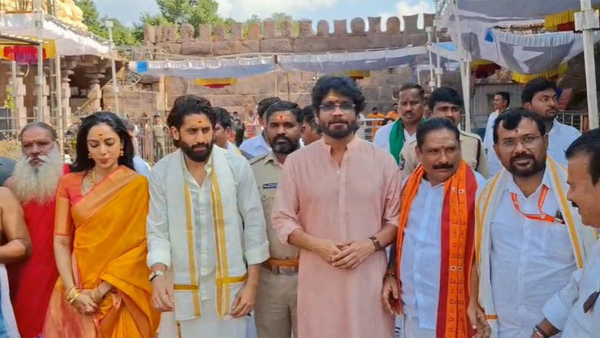Newly Married Naga Chaitanya And Sobitha Visit Srisailam Mallikarjuna ...