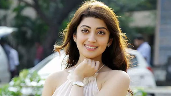 Pranitha Subhash: కోటు విప్పేసిన పవన్ మరదలు.. లైన్ దాటేసి మరీ అందాల ప్రదర్శన | Atharintiki ...