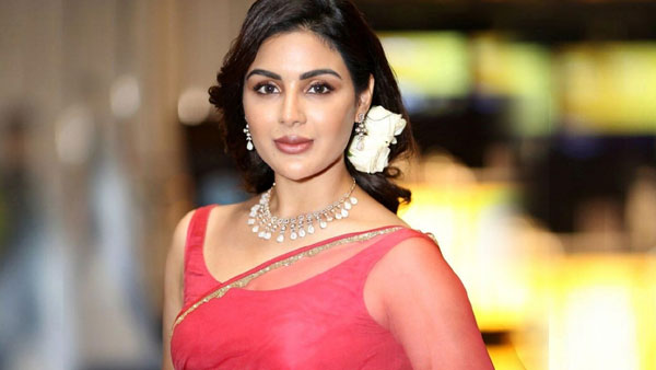 Samyuktha Menon: విరూపాక్ష హీరోయిన్ వలపు వల.. చీర కట్టులోనూ ...
