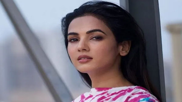 Sonal Chauhan: హీటు పెంచేస్తోన్న బాలయ్య హీరోయిన్.. ఆమె డ్రెస్సులు ...