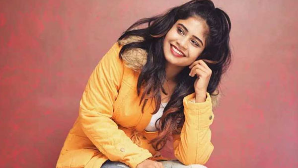 Swetha Naidu: శ్వేతా నాయుడు అందాల ఆరబోత.. అమాంతం షర్ట్ విప్పేసి మరీ ...