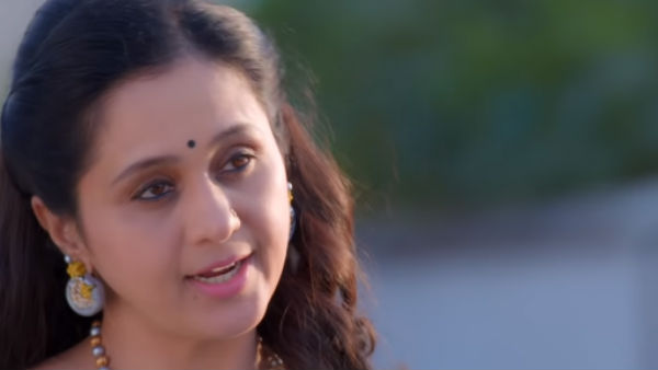 Rasaathi Serial: கவர்ச்சி கவுனா... புடவையா...எது ராசாத்தி சாய்ஸ் ...