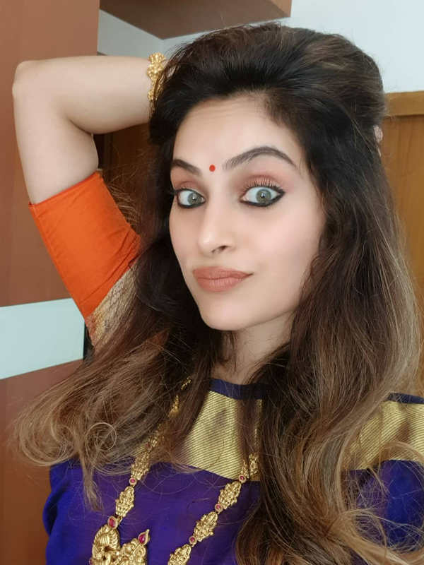 சூர்யாவுக்கு ஜோடியாய் நடித்தாரே.. அந்த நடிகையா இவர்.. 34 வயதில் இவ்ளோ ...