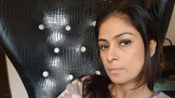 நரைத்த முடி.. சுருங்கிய கன்னம்..சிம்ரன் வெளியிட்ட மேக்கப் இல்லா ...