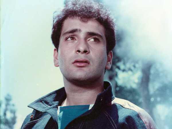 பிரபல நடிகர் மாரடைப்பால் திடீர் மரணம்.. ரசிகர்கள் அதிர்ச்சி ...