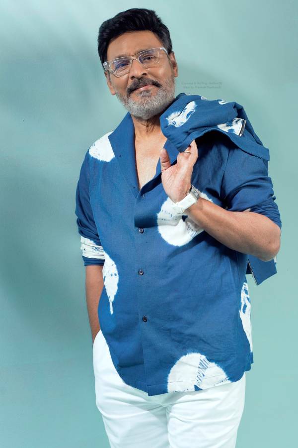 அடையாளமே தெரியாமல் இளமையாக மாறிய நம்ம ஆளு... வைரலாகும் புகைப்படங்கள் ...