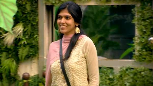 கிவ் எ குட் ஃபைட்.. முத்த மழைக்கு நடுவே ராஜுவின் வெற்றிக்கான தாரக ...