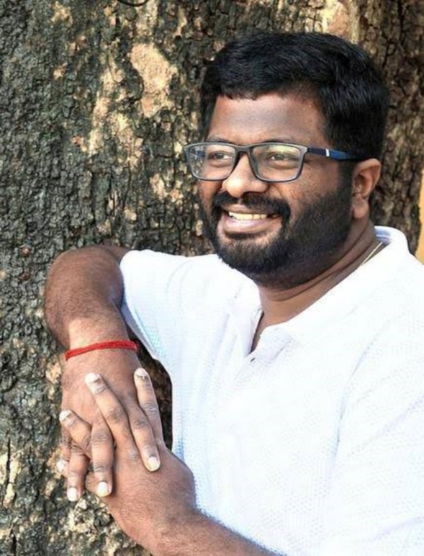 ஒரு மெத்தை பஞ்சை ஒரு தலையணையில் அடைத்து தைத்துள்ளீர்கள்..’சர்தார் ...