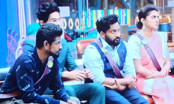 அடித்து துவைக்கும் அசீம்..கேப்டன்ஷிப்பில் கலக்குவதால் ஹவுஸ் மேட்ஸ் ...