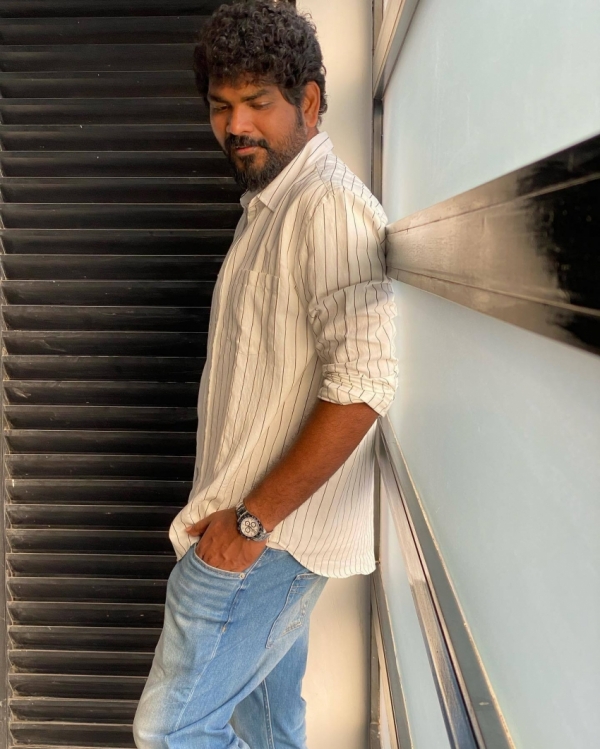 கெடச்சத இழந்த விக்னேஷ் சிவன்.. ஏகே 62 அறிவிப்பு வெளியாகி ஒரு வருஷம் ...