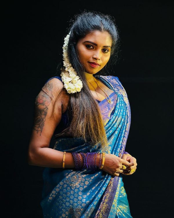 TikTok Elakkiya : சிங்கிள்ஸ் சாபம் சும்மா விடாது... டிக் டாக் ...