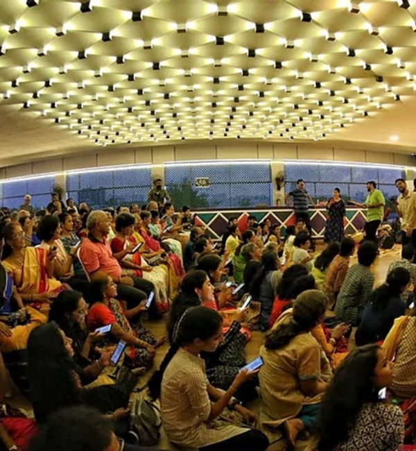 பத்ரி நாராயணனின் புதுமையான மொட்டை மாடி இசைக் கச்சேரி.. ஓர் வித்தியாசமான அனுபவம்! | Badhri ...