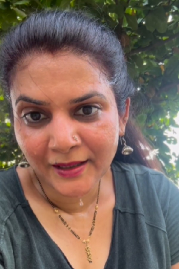 மூச்சு வாங்க வாங்க..ஈரமான ரோஜாவே சீரியல் மாமியார் செய்த தரமான சம்பவம் ...