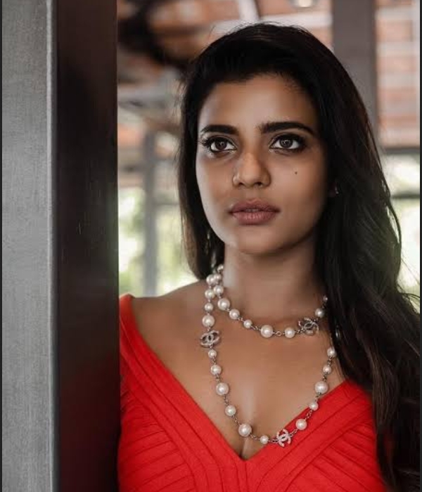 Aishwarya Rajesh - என் அண்ணன் என்னிடம் அதை கேட்க கூச்சப்படுவார் ...