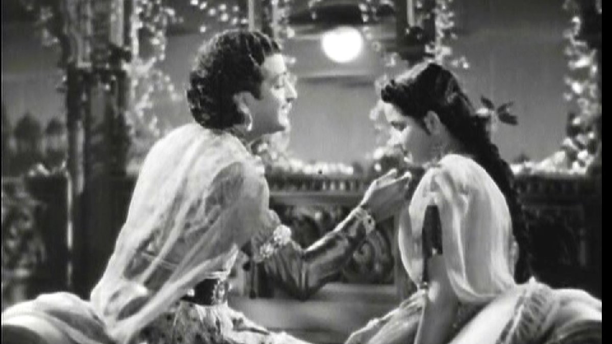 Pathala Bhairavi: அப்பவே அப்படி கலக்கிய பாதாள பைரவி.. 4கே ...