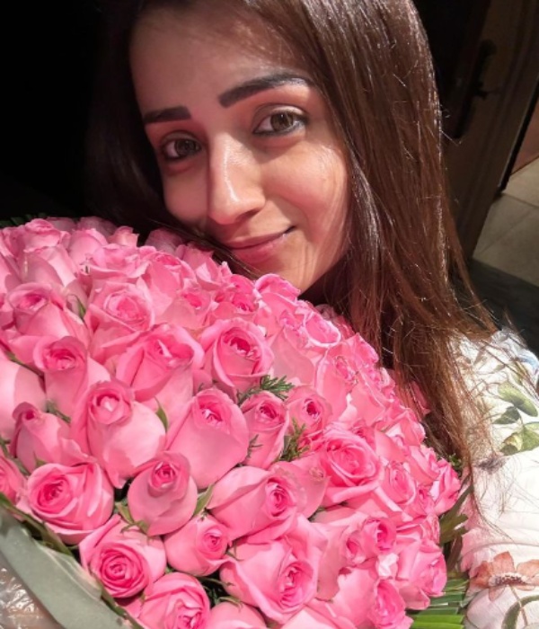 Trisha - காதலில் விழுந்துவிட்டாரா திரிஷா?.. காதலர் தினத்தில் கொடுத்த ...