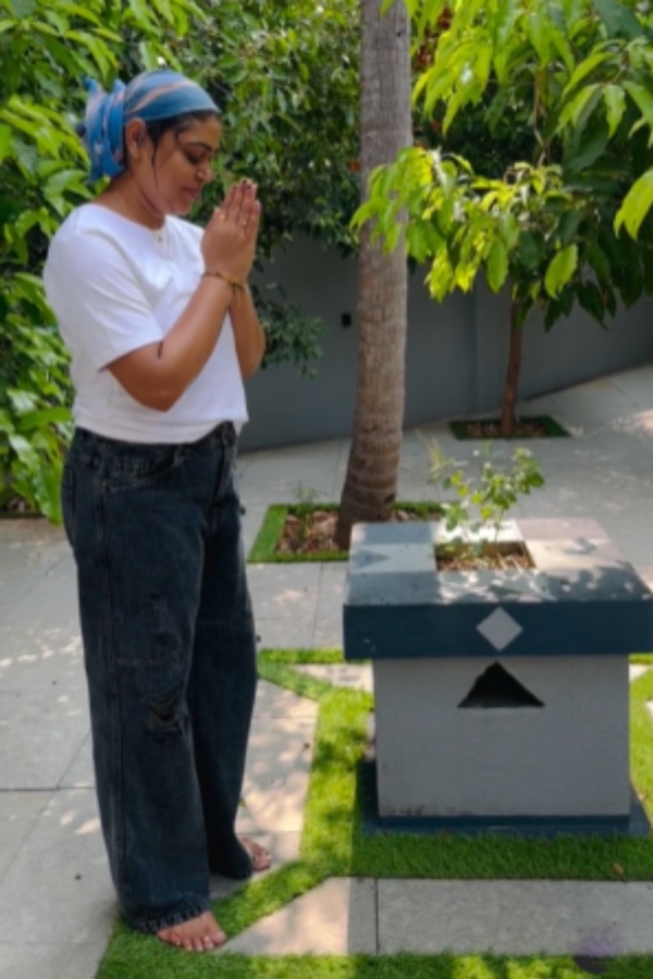 இது ஆக்‌ஷன் மேடம்.. சீரியல் நடிகை சசிலயா துளசி மாடத்தை என்ன டிரெஸ் ...