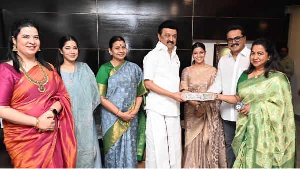 வரலட்சுமி சரத்குமார் திருமணம்.. முதல்வர் ஸ்டாலினுக்கு அழைப்பிதழ் ...