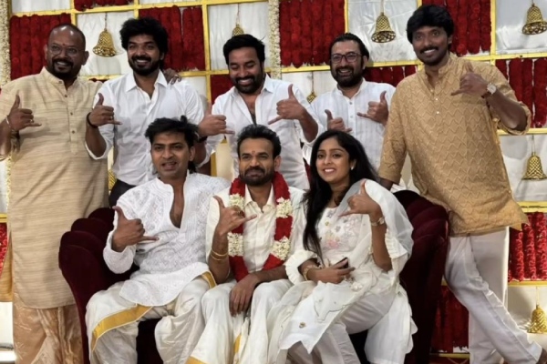 தடபுடலாக நடந்த பிரேம்ஜியின் நிச்சயதார்த்தம்.. நேரில் வாழ்த்திய ...