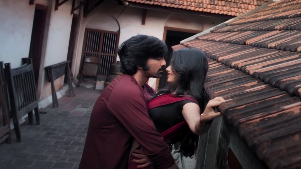 ஹீரோயின் பாக்கெட்ல கண்டபடி கை வைக்கும் ரவி தேஜா.. இதுதான் டான்ஸ் ஸ்டெப்பா.. விளாசும் ...