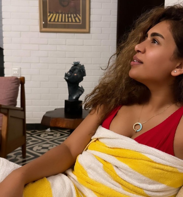 ஜெயம் ரவி கோவாவில் இந்த பாடகியுடன் தான் இருந்தாரா?.. யாரு இந்த கெனிஷா பிரான்சிஸ்.. பாவம் ஆர்த்தி ...