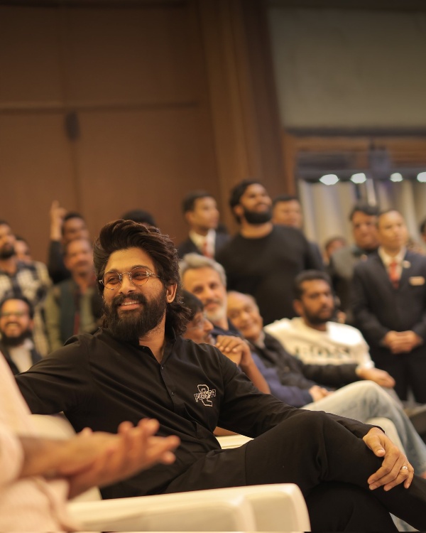 Allu Arjun: அரஸ்ட் செய்யப்பட்ட அல்லு அர்ஜுன்.. ஆட்டம் போடும் அமலா ஷாஜி.. ஆத்திரத்தில் ரசிகர்கள் ...