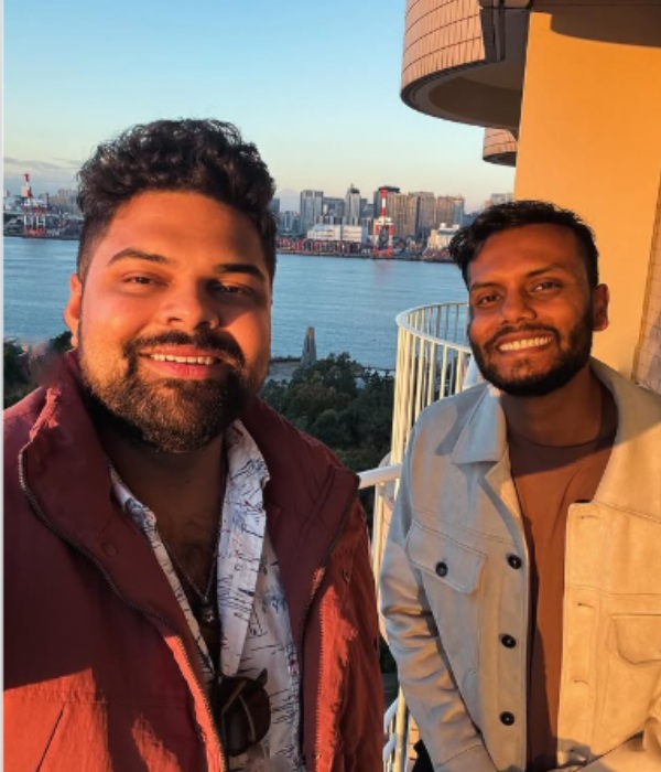 நெப்போலியன் 2வது மகன் கல்யாணத்திற்கு ரெடியா? உடன் இருக்கும் அந்த பெண் ...