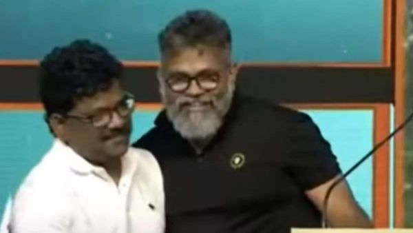 Pushpa Thank you meet చంద్రబోస్‌కు సుకుమార్ పాదాభివందనం.. కాళ్ల ...