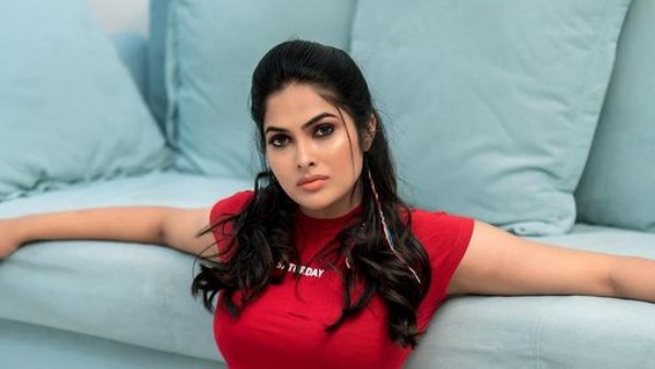 గోల్డెన్ డ్రెస్ లో మెరిసిపోతున్న దివి.. తొడల అందాలతో టీజింగ్! | actor ...