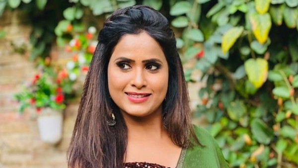 గృహలక్ష్మి లాస్య ఓవర్ డోస్ హాట్ షో: ఎద అందాలు చూపిస్తూ ఘోరంగా! | Intinti Gruhalakshmi Fame ...