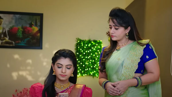 Intinti Gruhalakshmi Today Episode విక్రమ్కు దివ్య ఫోన్ శృతికి