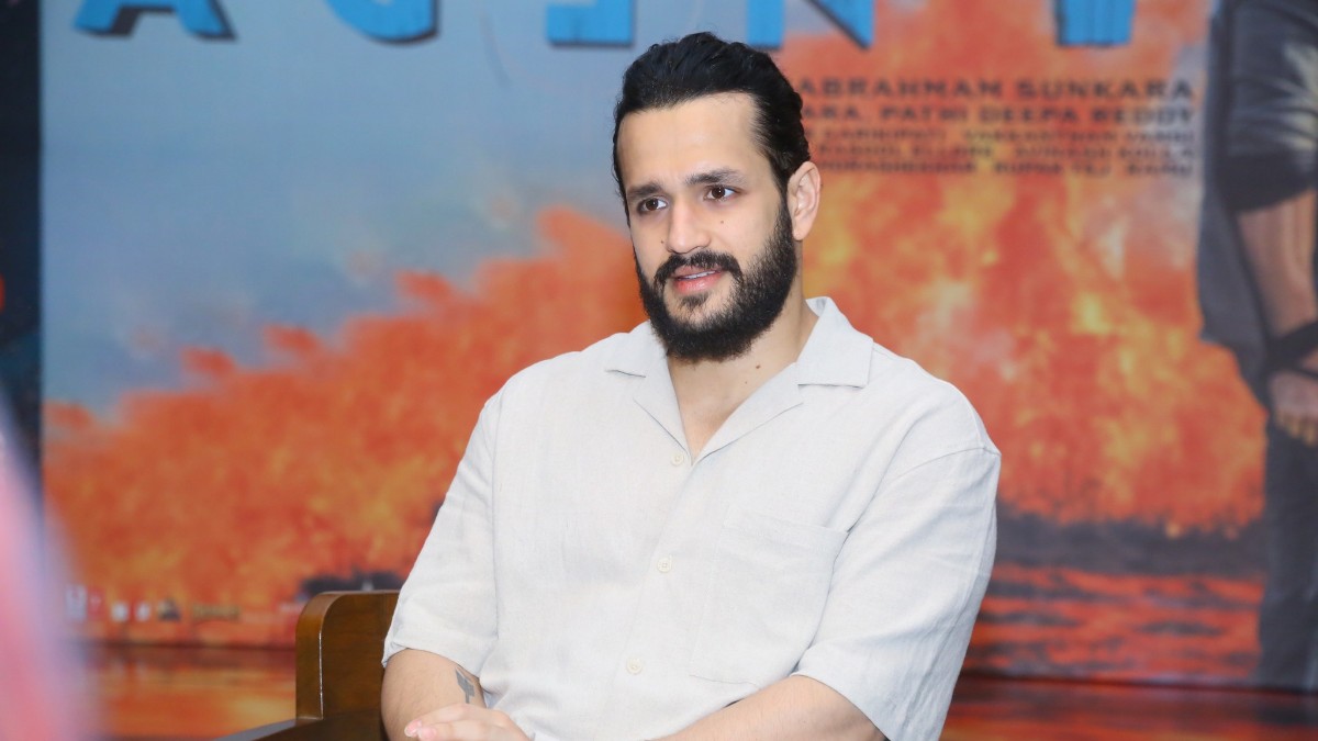 Akhil Akkineni Interview అసలే సిగ్గు ఎక్కువ.. ఆ సీన్‌లో కేవలం అండర్ ...