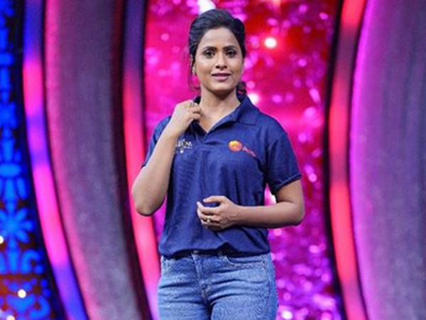 పైది విప్పేసి యాంకర్ ప్రశాంతి ఎక్స్‌పోజింగ్: తొలిసారి అలా చూపించింది బాబోయ్! | Intinti ...