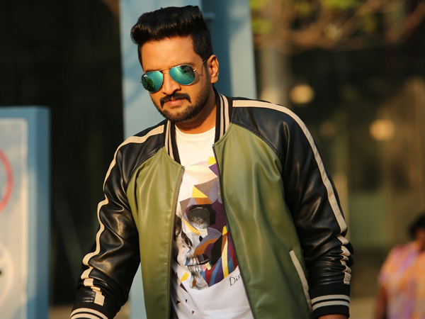 స్టార్ హీరోలతో సమానంగా రెమ్యునరేషన్.. ఆ కమెడియన్ ఎవరో తెలుసా ...