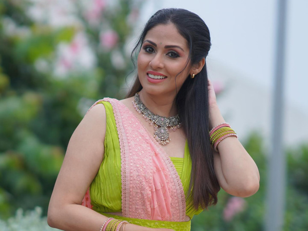 40 ఏళ్ల ఏజ్‌లో అందాలతో ఫిదా చేస్తున్న సదా.. ఈ క్రేజీ పిక్స్ చూశారా ...