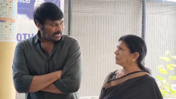 AP, Telangana Elections and Voting Live.. లైన్‌లో నిలబడి ఓటు వేసిన జూనియర్ ఎన్టీఆర్ | Andhra ...