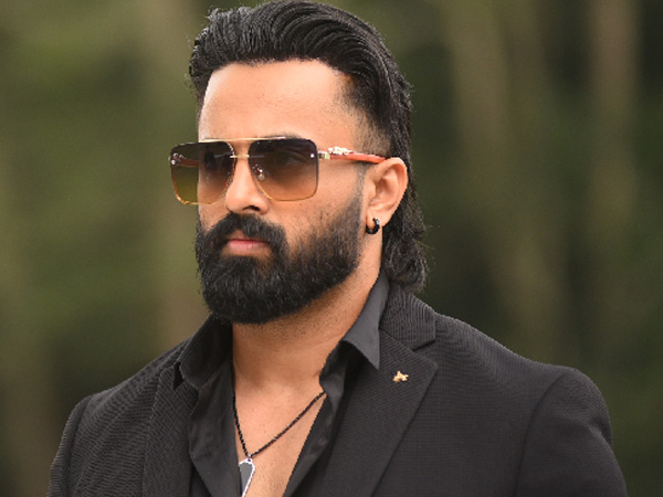 లిప్‌లాక్స్‌కు ఫోర్స్ చేస్తున్నారు.. రొమాంటిక్ సీన్లపై వైలెంట్ హీరో ...