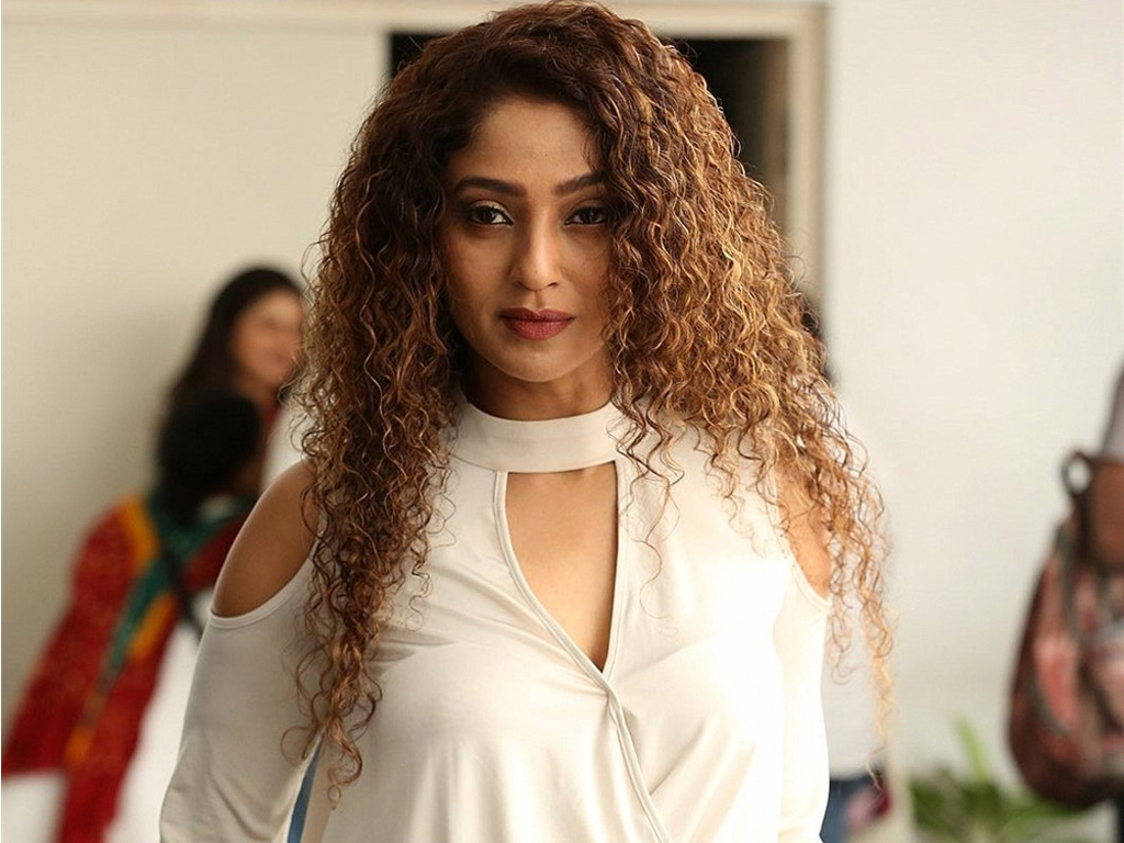 Suman Ranganathan HD Wallpapers | Latest Suman Ranganathan Wallpapers ...