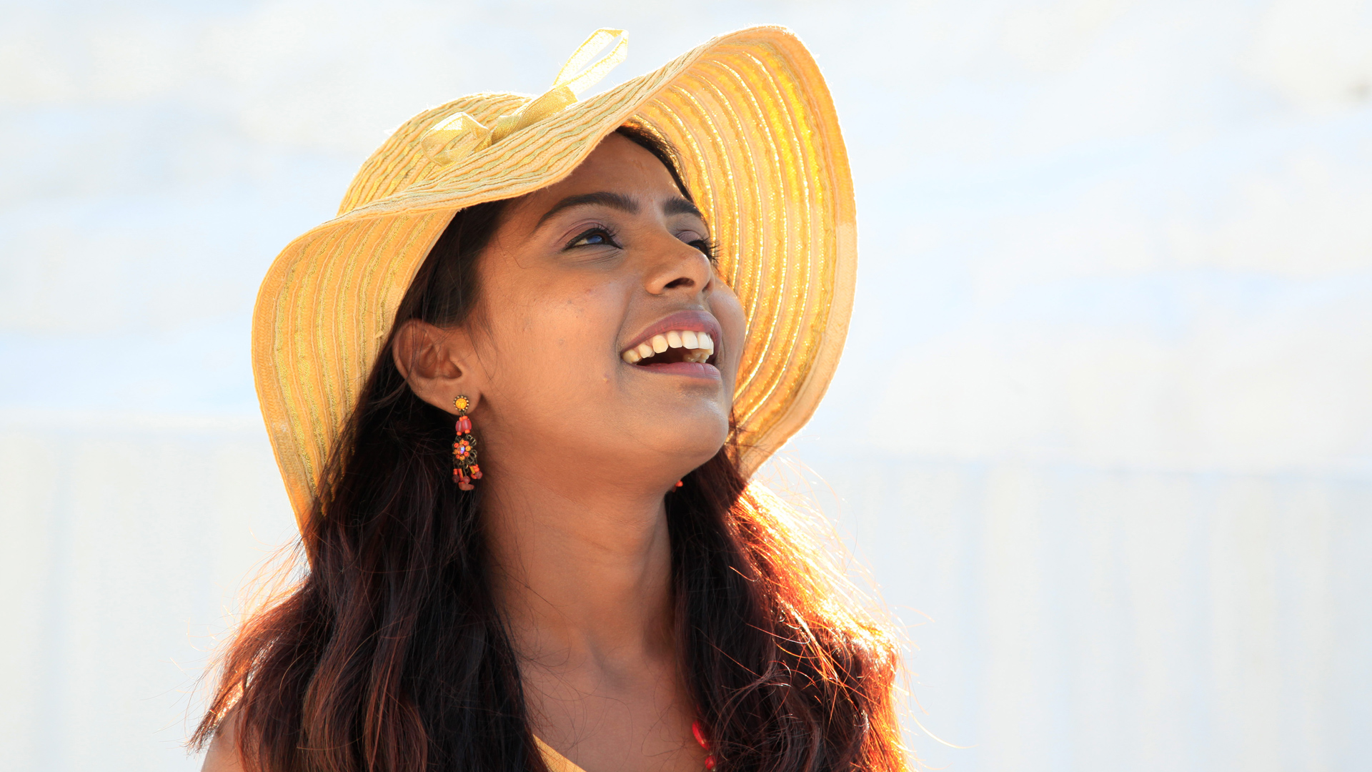 Meendum Oru Mariyathai Movie HD Wallpapers | Meendum Oru Mariyathai HD ...