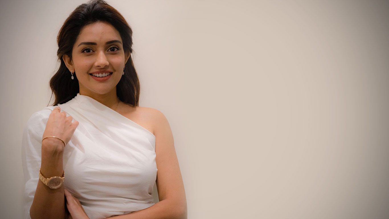 Mahima Nambiar HD Wallpapers | Latest Mahima Nambiar Wallpapers HD Free ...