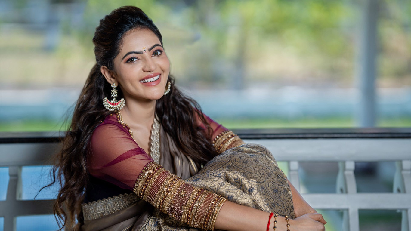 Athulya Ravi HD Wallpapers | Latest Athulya Ravi Wallpapers HD Free ...