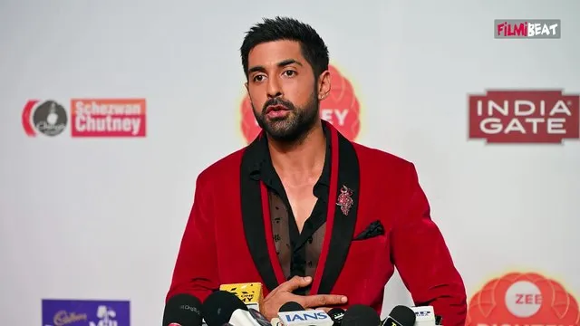 Zee Rishtey Awards 2025: Akansha Chamola and Akshay Dev Bindra Shine ...