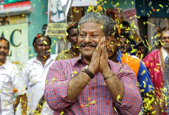 Pa Paandi (Power Pandi) Fan Photos | Pa Paandi Photos, Images, Pictures ...